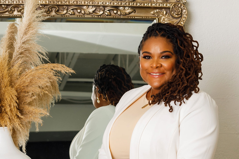 Kimberly Mayes, LCSW ’23DSW Combines Social Work and Psychotherapy to ...