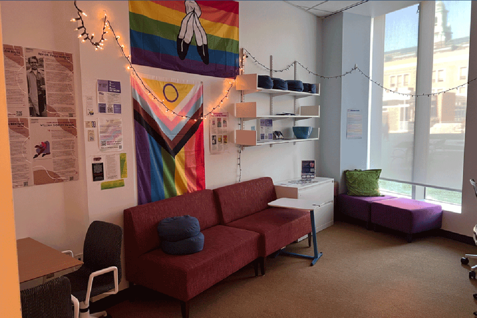 Welcome to the Simmons LGBTQIA+ Lounge | Simmons University